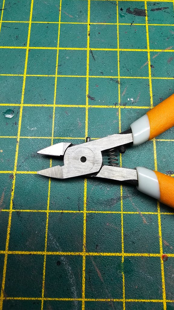 Redgrass Precision Nippers & Redgrass Sprue Cutters Review – Sprues & Brews