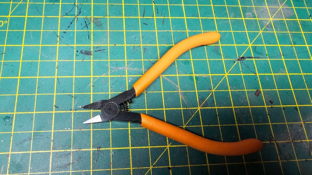 Redgrass Precision Nippers & Redgrass Sprue Cutters Review – Sprues & Brews