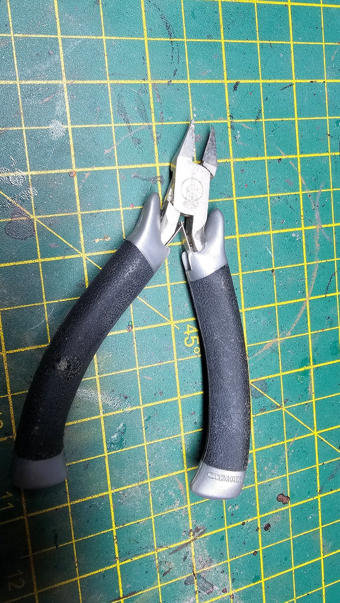 Redgrass Precision Nippers & Redgrass Sprue Cutters Review – Sprues & Brews