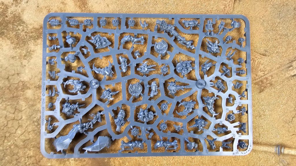 Necromunda Hive Secundus Unboxing and Review – Sprues & Brews